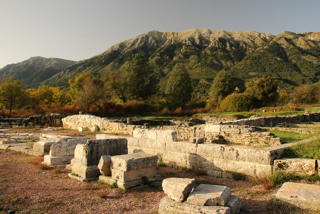 IL Teatro di Dodona: Il più antico dei templi antichi – L'INTREPIDO